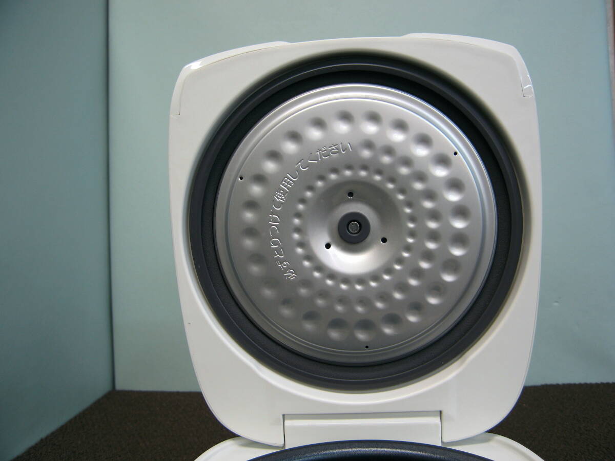 Yahoo!オークション - 美品 TIGER マイコン炊飯器 JBH-G101 5.5合炊き...