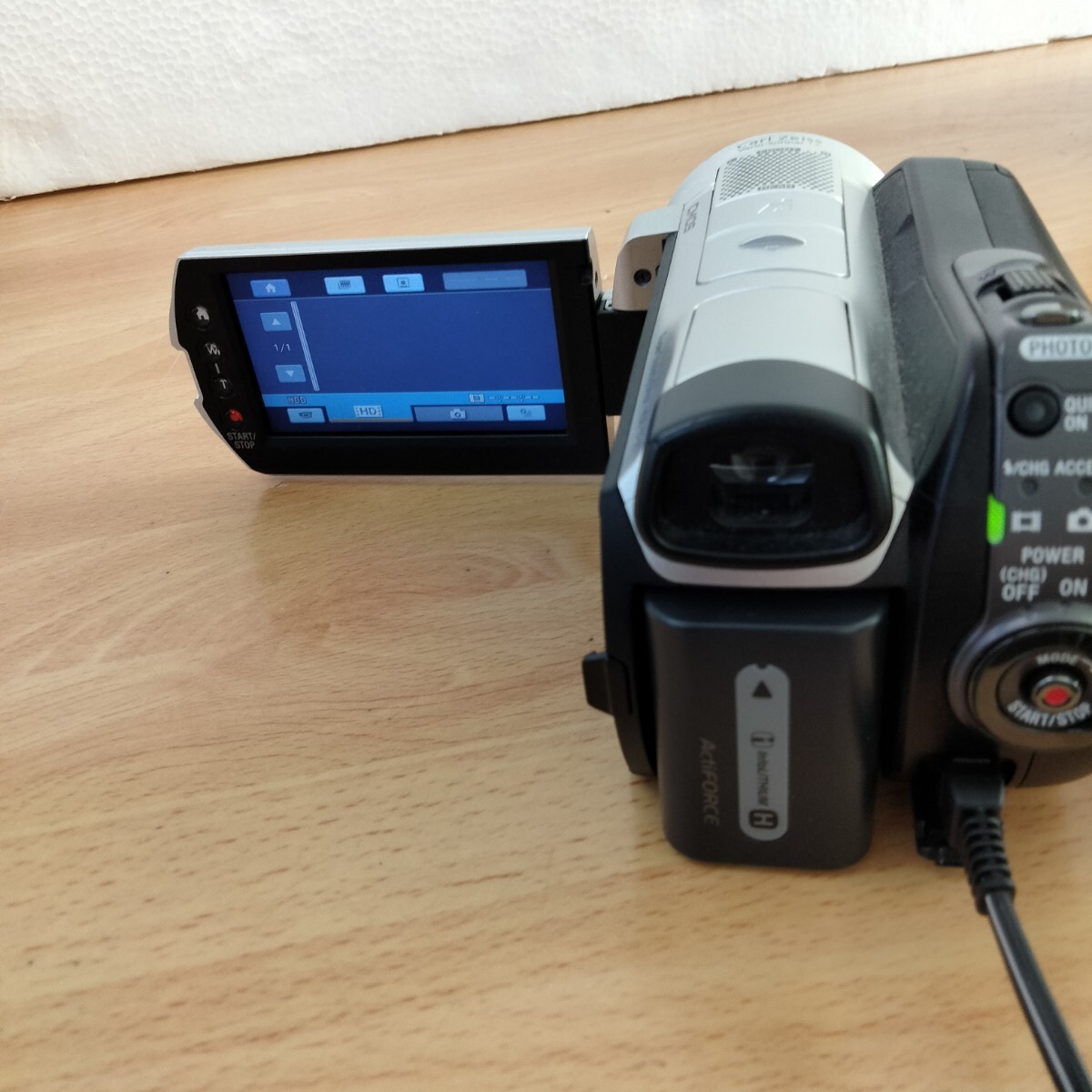 Yahoo!オークション - SONY HDR-SR11 デジタルビデオカメラ ビデオカメ...