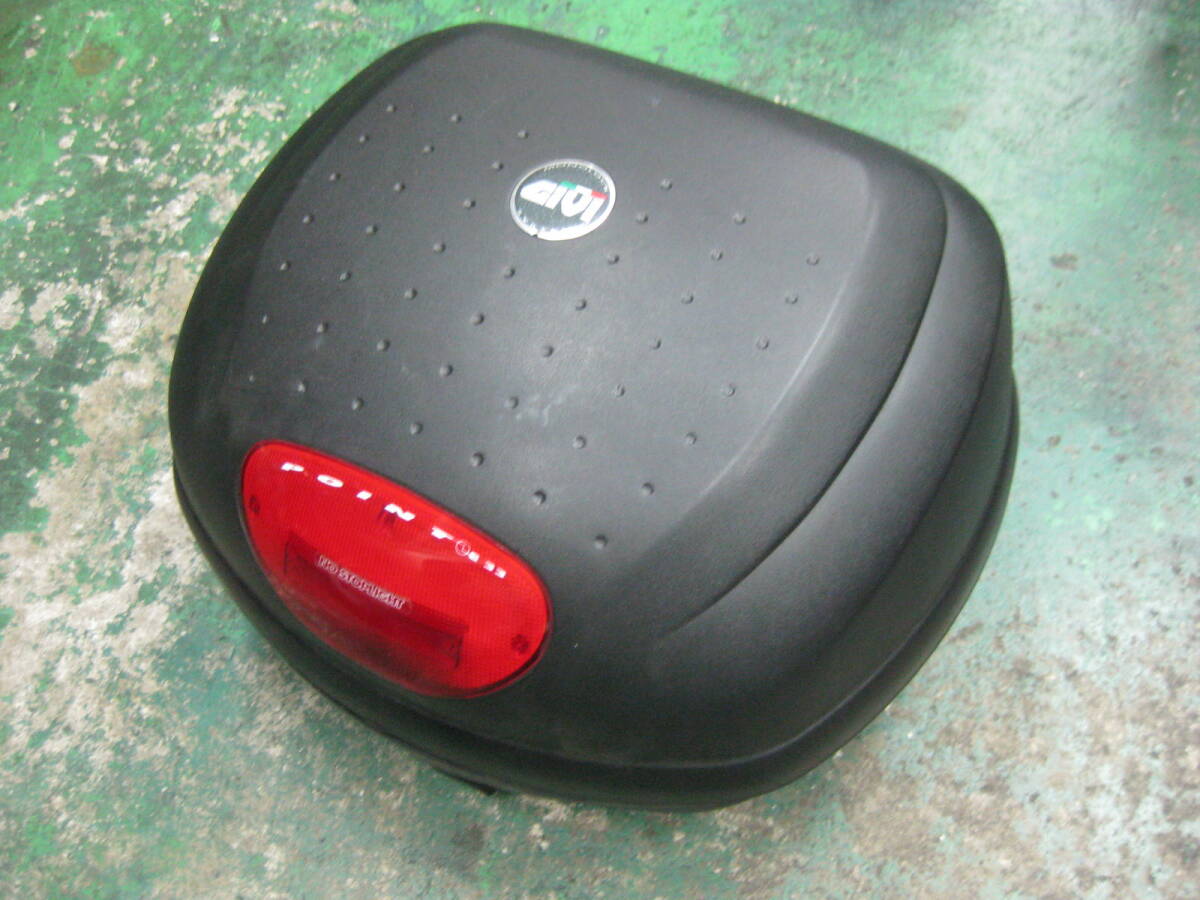 Yahoo!オークション - GIVI製トップケース E33 中古品