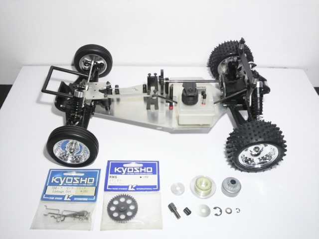 Yahoo!オークション - 絶版 希少 京商 1/10 2WD エンジンカー ラン...