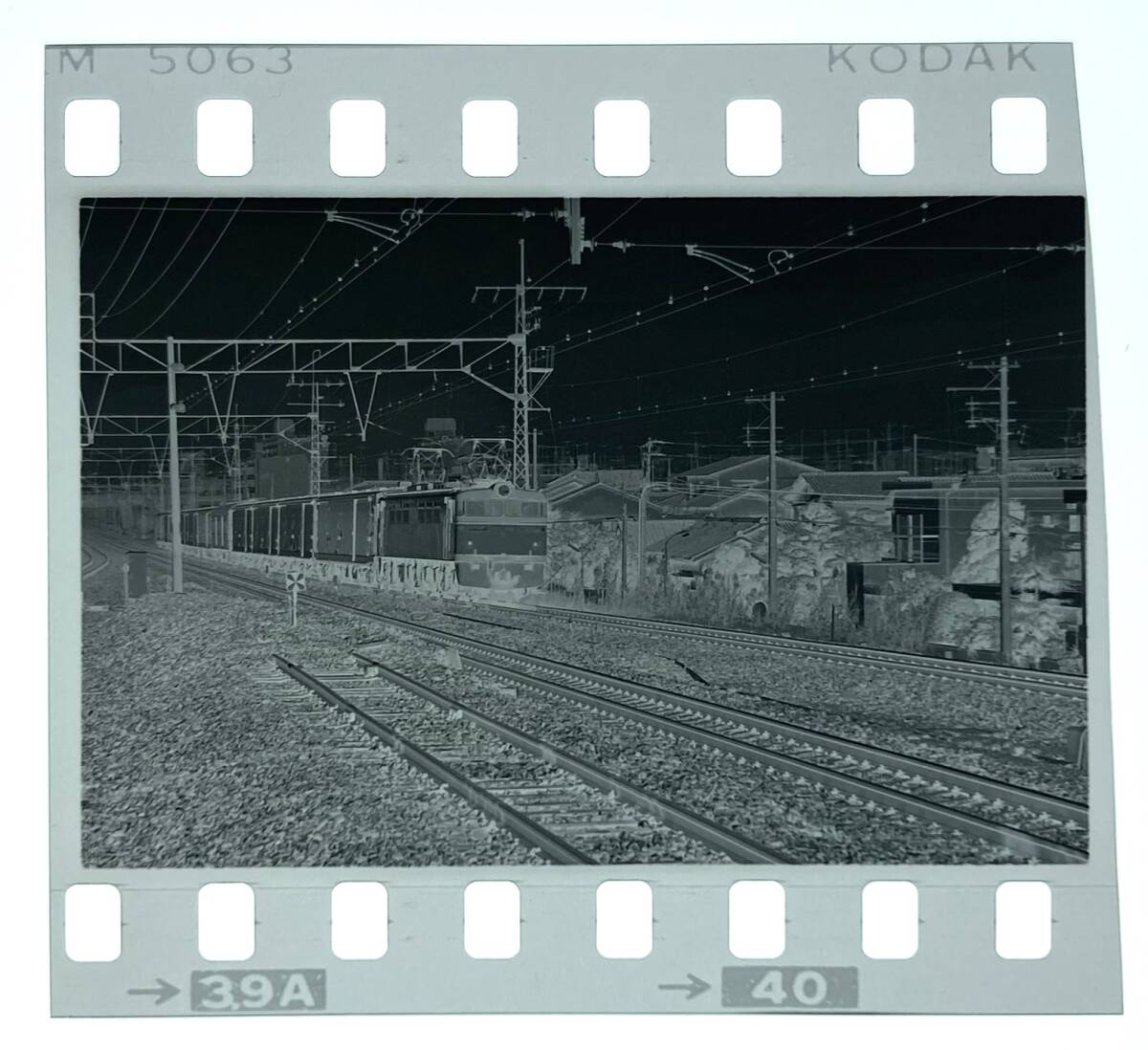 Yahoo!オークション - 35ミ白黒ネガ10枚 EF81・EF61・EF...