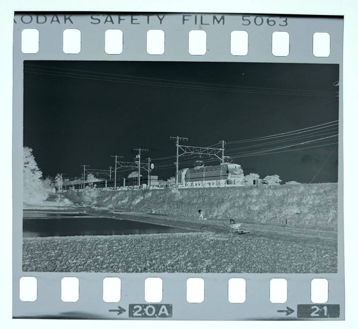 Yahoo!オークション - 35ミ白黒ネガ10枚 EF66