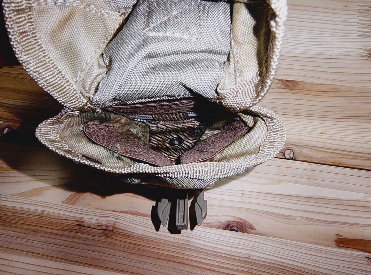 Yahoo!オークション - ロシア FSB ANA製官給品マルチカムポーチセット