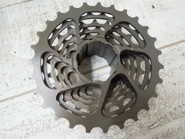 Yahoo!オークション - M 新品 TNi 一体型軽量スプロケット 12-27T/9S...