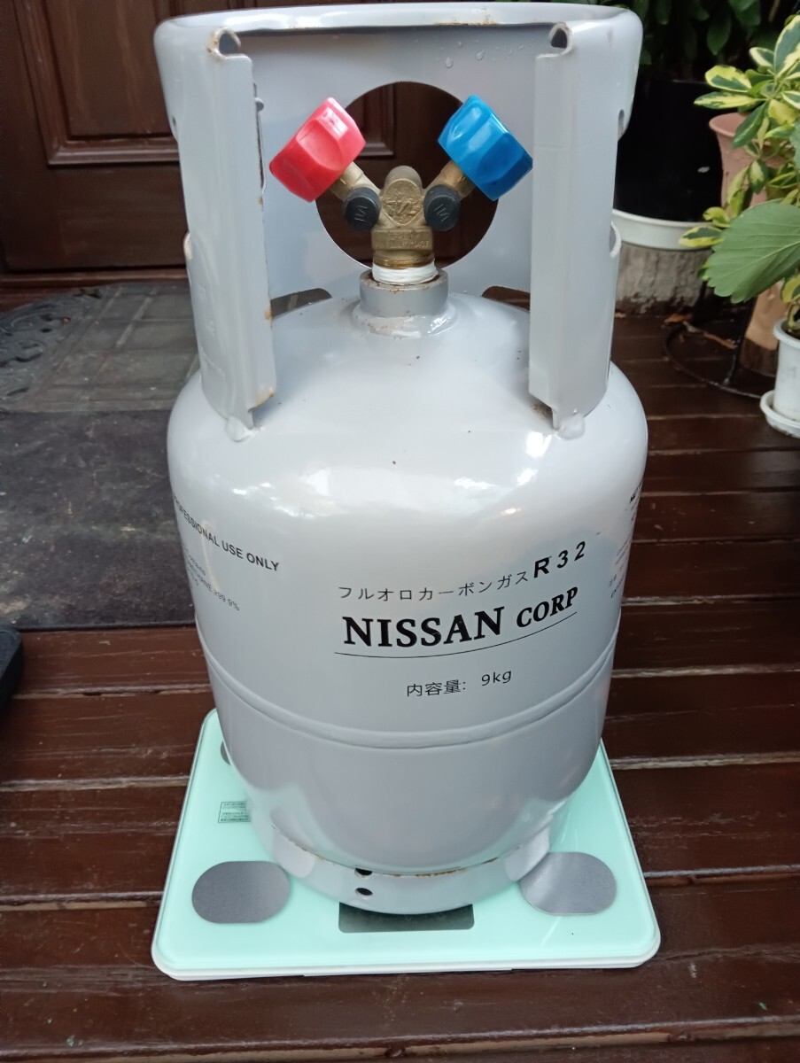 Yahoo!オークション - エアコンガス R32 ガス充填用 サイフォン管付 1k...