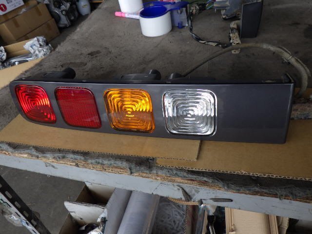 Yahoo!オークション - akurudepa H16年 キューブ UA-BZ11 左 テール ラ...