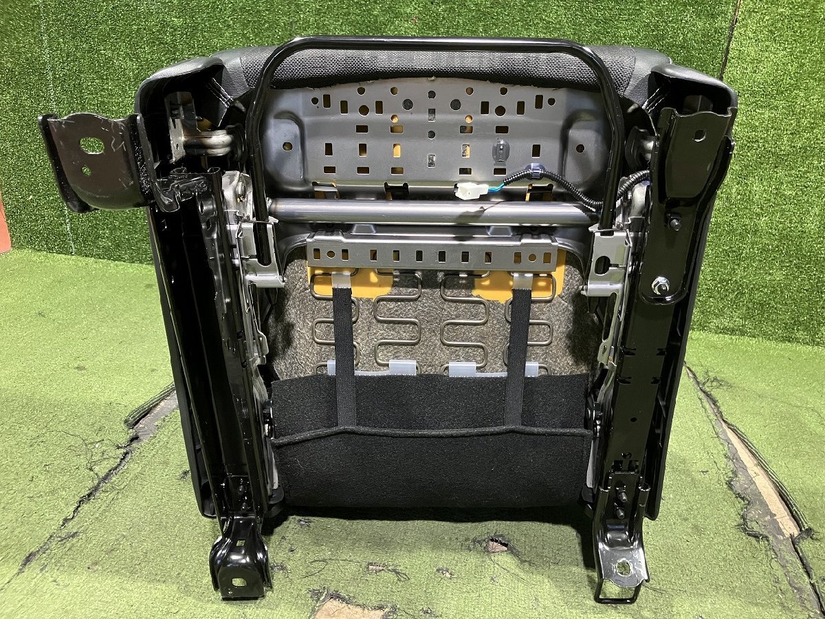 Yahoo!オークション - Y管理76448 H29 フリードHV GB7】 ハーフレザー ...