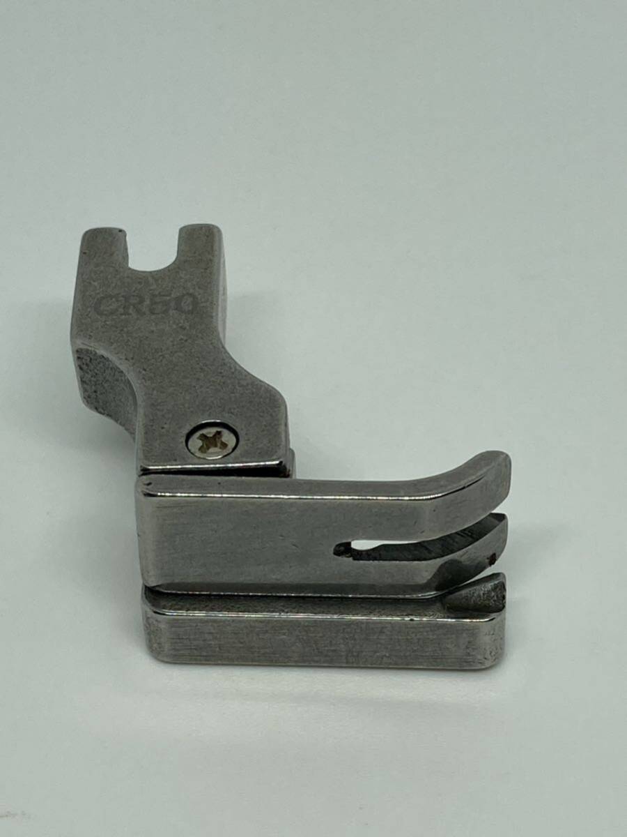 Yahoo!オークション - 工業用ミシン部品 右段付き押え金CR50 新品