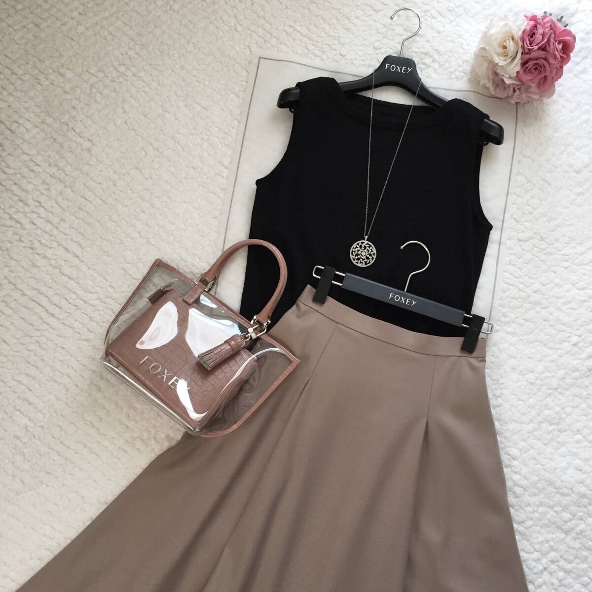 Yahoo!オークション - フォクシー foxey【DM掲載品】ニット セーター ...