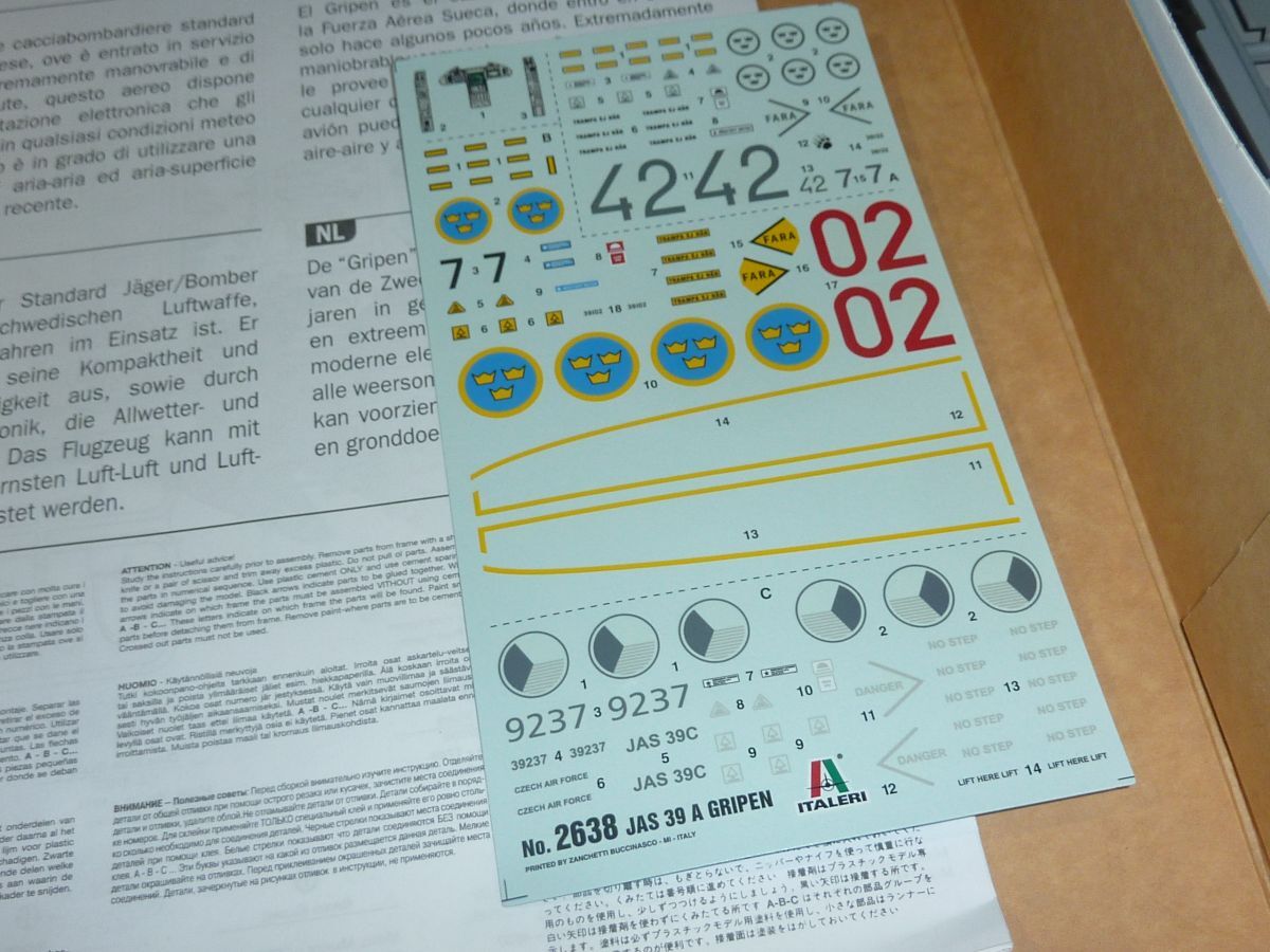 Yahoo!オークション - 1/48 JAS 39A グリペン スウェーデンマルチロー...