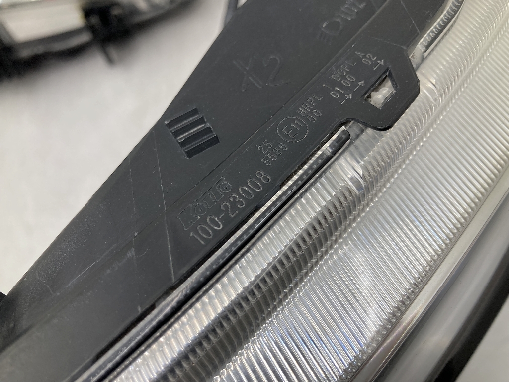 Yahoo!オークション - 取付OK E52 エルグランド 純正 HID ヘッドライト...