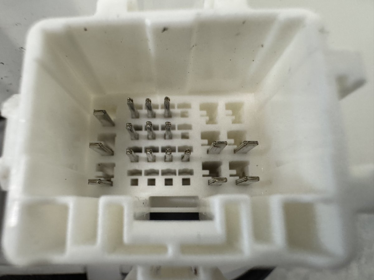 Yahoo!オークション - 凹み無 H28年 GP5 フィット ハイブリッド 走行4....