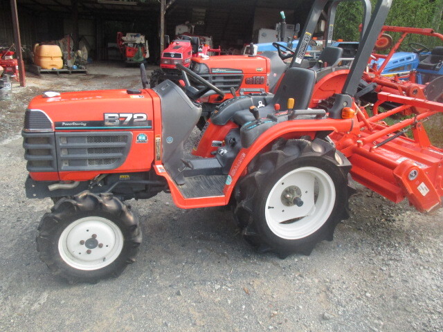 Yahoo!オークション - クボタトラクター B72 17馬力 4WD パワステ 深さ...