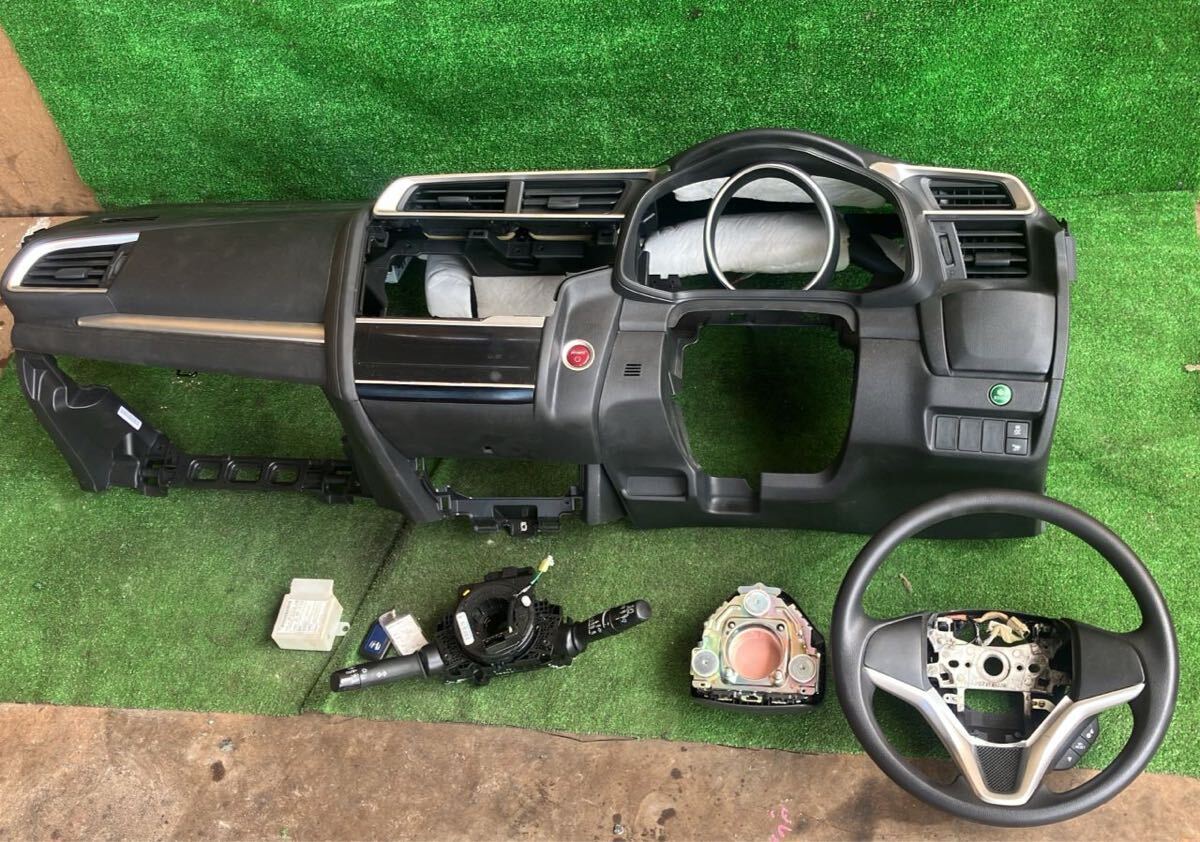 Yahoo!オークション - ホンダ フィット GP5-2014年 ダッシュボード ス...