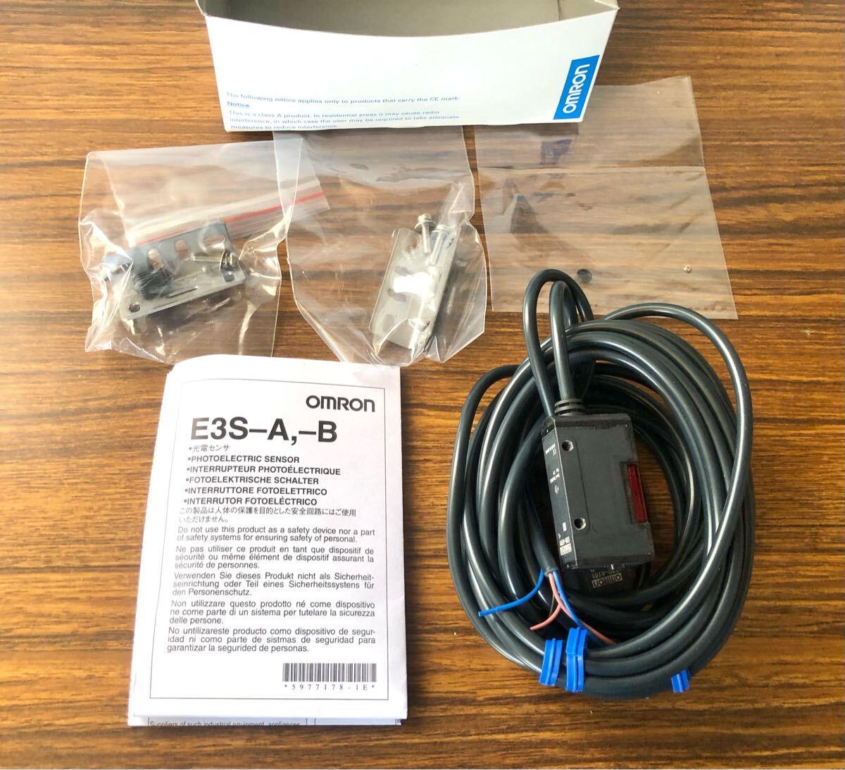 Yahoo!オークション - 新品未使用オムロン OMRON E3S-AT61 中型アンプ...