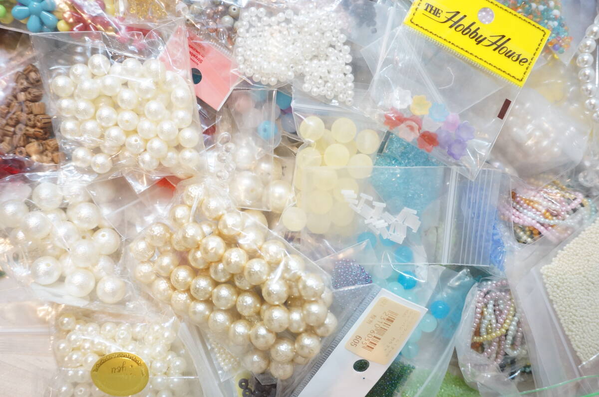 J34-1.O 超大量 約8㎏ 手芸 工作 まとめ売り ビーズ サイズ 種類 いろいろおまとめセット ハンドメイド 福袋 趣味 裁縫 業務用(ハンドクラフト、手工芸)｜売買されたオークション ...