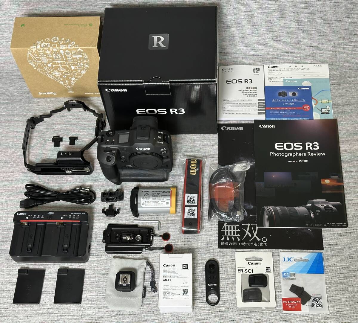 Yahoo!オークション - Canon EOS R3 美品 & アクセサリーいろいろ付属...