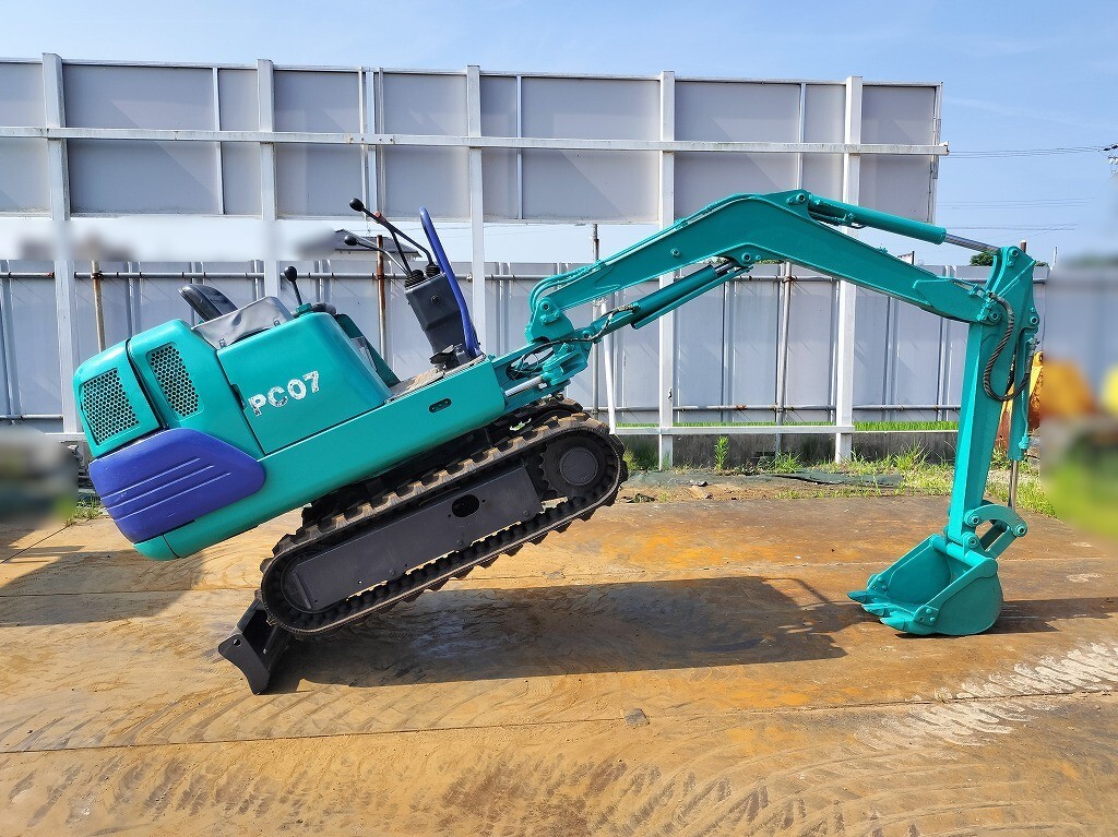 Yahoo!オークション - コマツ PC07-2 油圧ショベル ゴムクローラー新品...