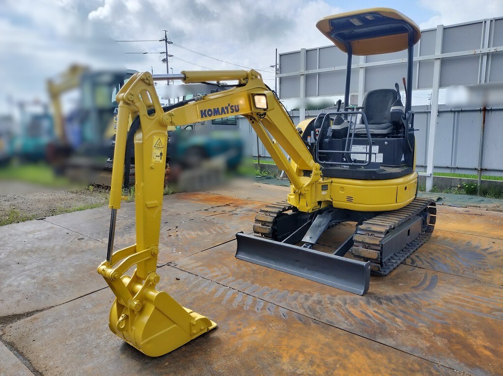 Yahoo!オークション - コマツ PC20MR-2 油圧ショベル 鉄キャタ ゴムパ...