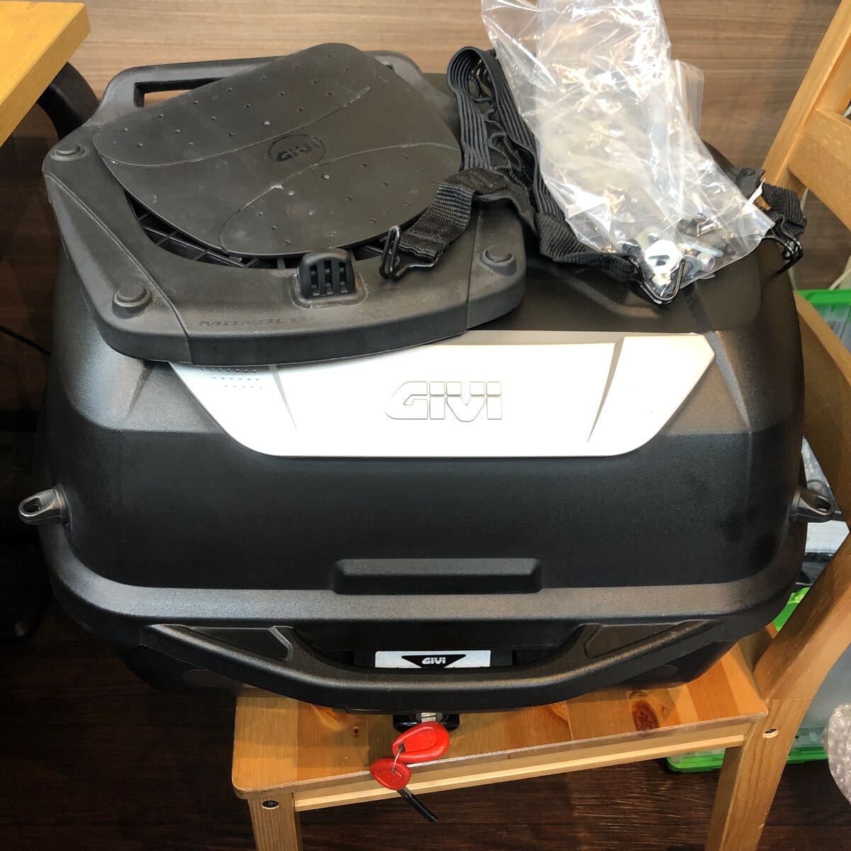 Yahoo!オークション - # トリシティ125 外し GIVI ジビ 43L リアボック...