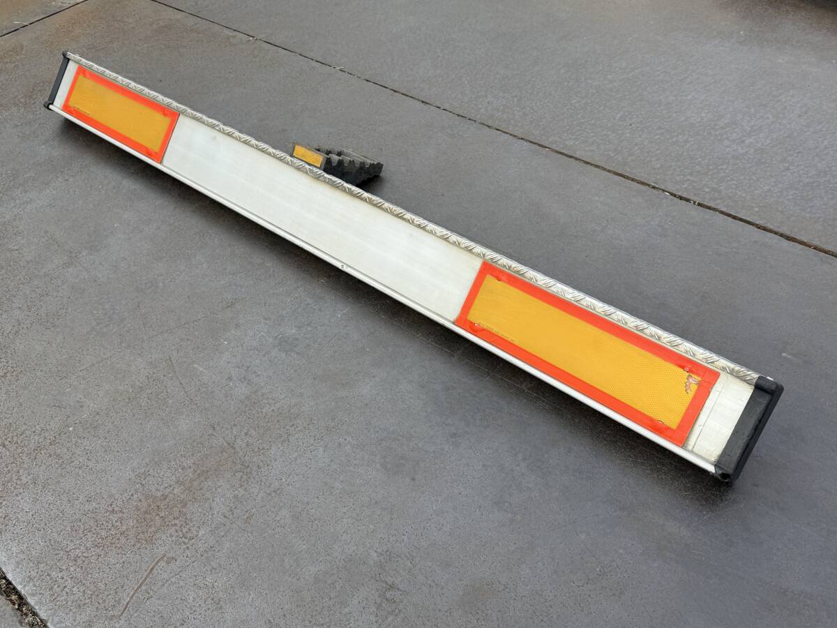 Yahoo!オークション - リアバンパー 本体のみ アルミ製 214CM D4L 左右...