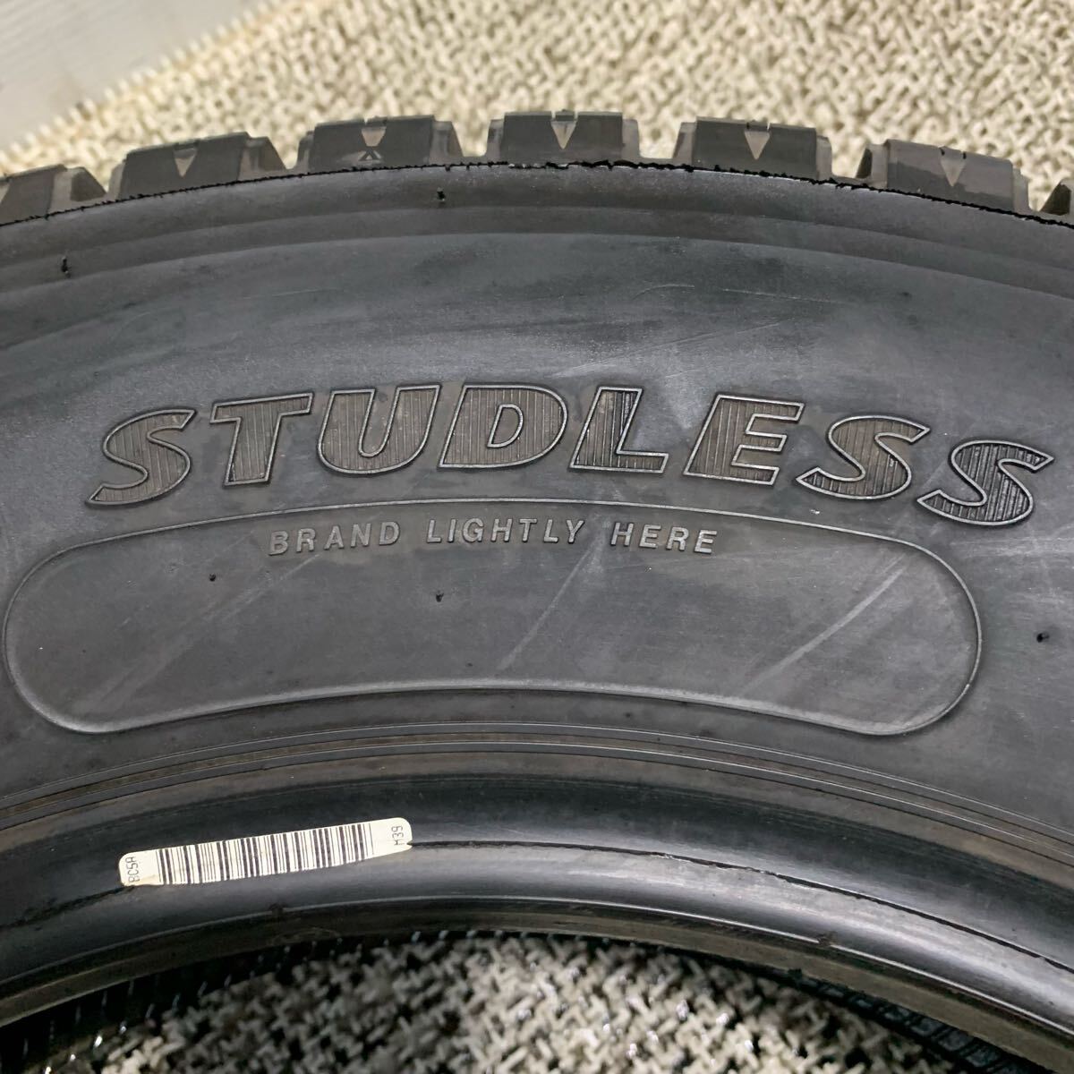 Yahoo!オークション - MG228-57 205/70R16 111/109N LT BS BLIZZAK W98...