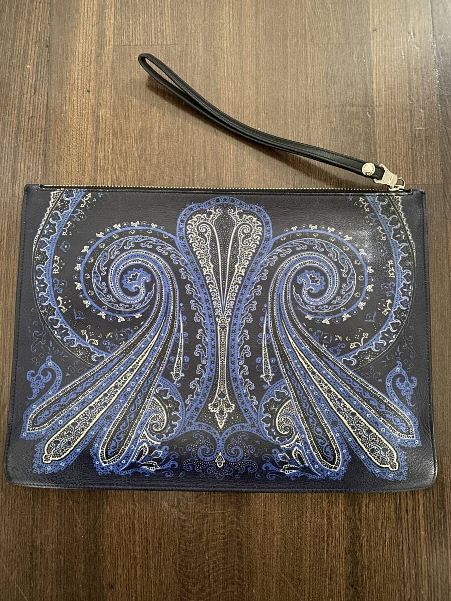 Yahoo!オークション - 本物エトロETRO PVCレザーブルーペイズリー柄ク...