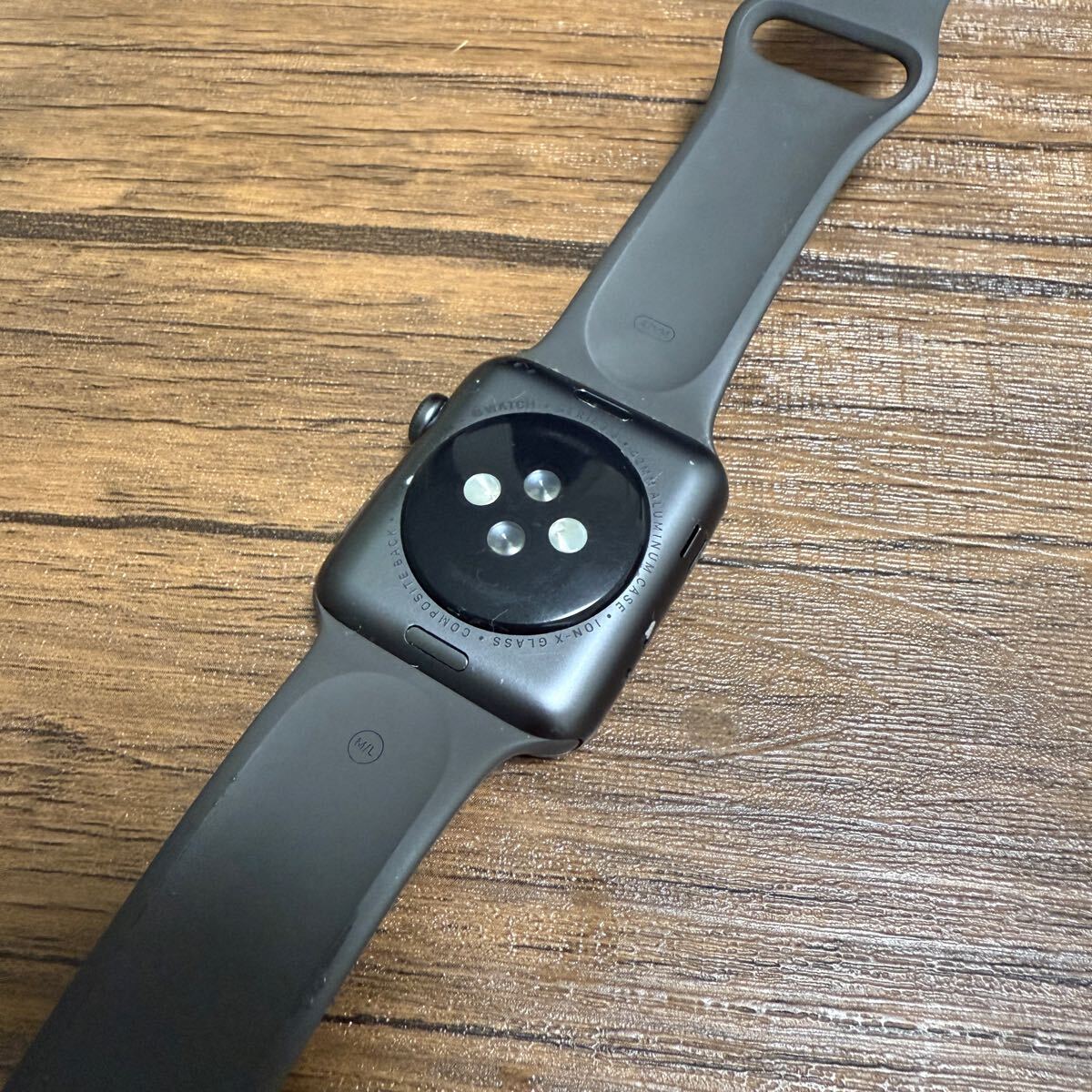 Yahoo!オークション - Apple Watch Series 3 42mm GPSモデル MTF32J/A ...