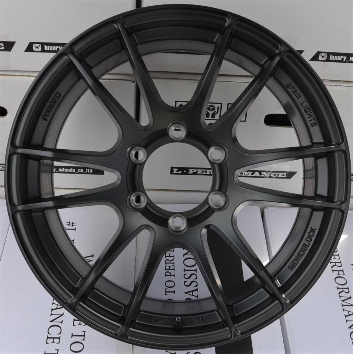 Yahoo!オークション - SAMURAI WHEELS ・ ハイエース 225/45R18 XL ( 2...