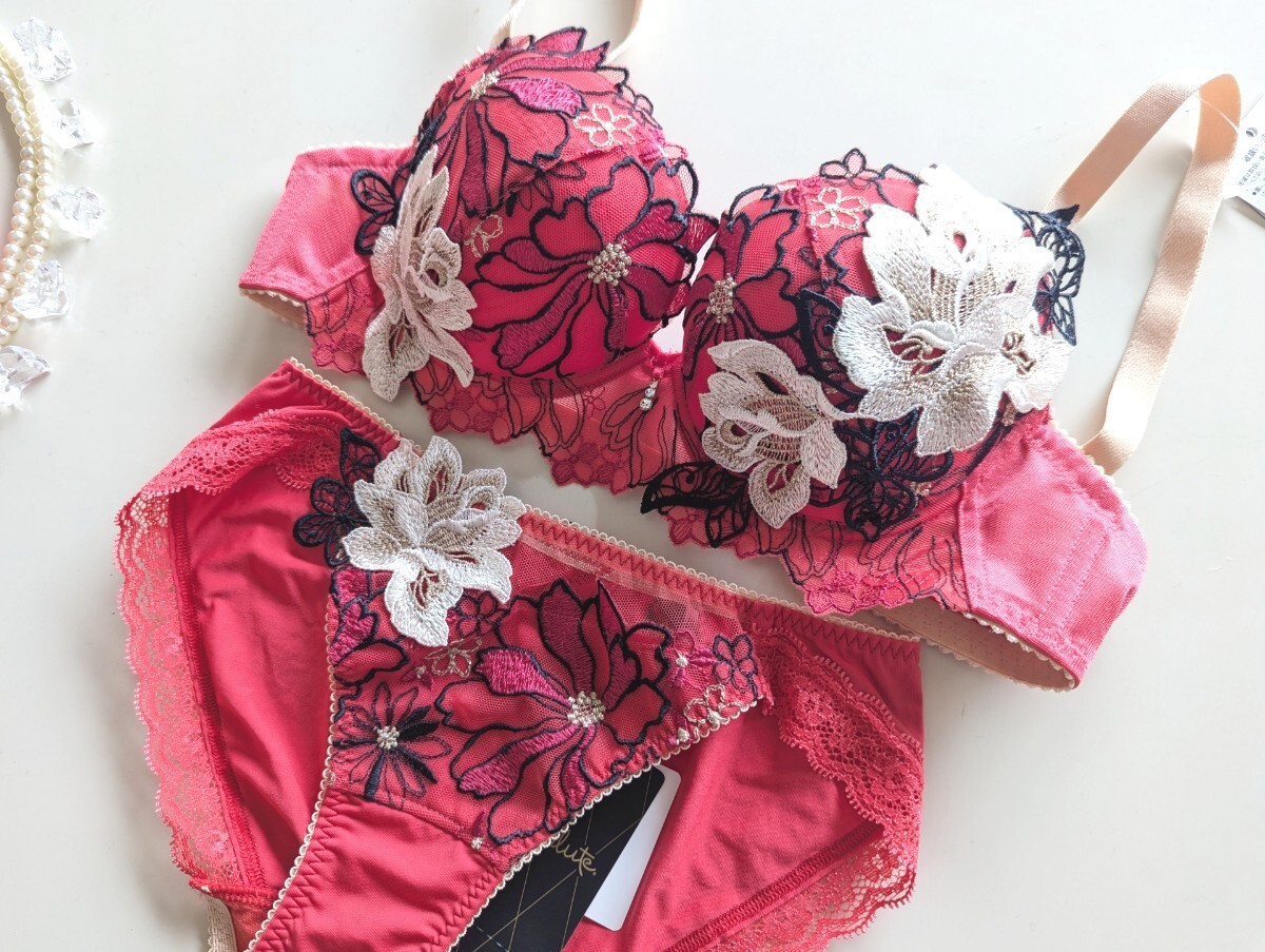 Yahoo!オークション - サルート96 「プラダを着た悪魔」F70+ショーツM...