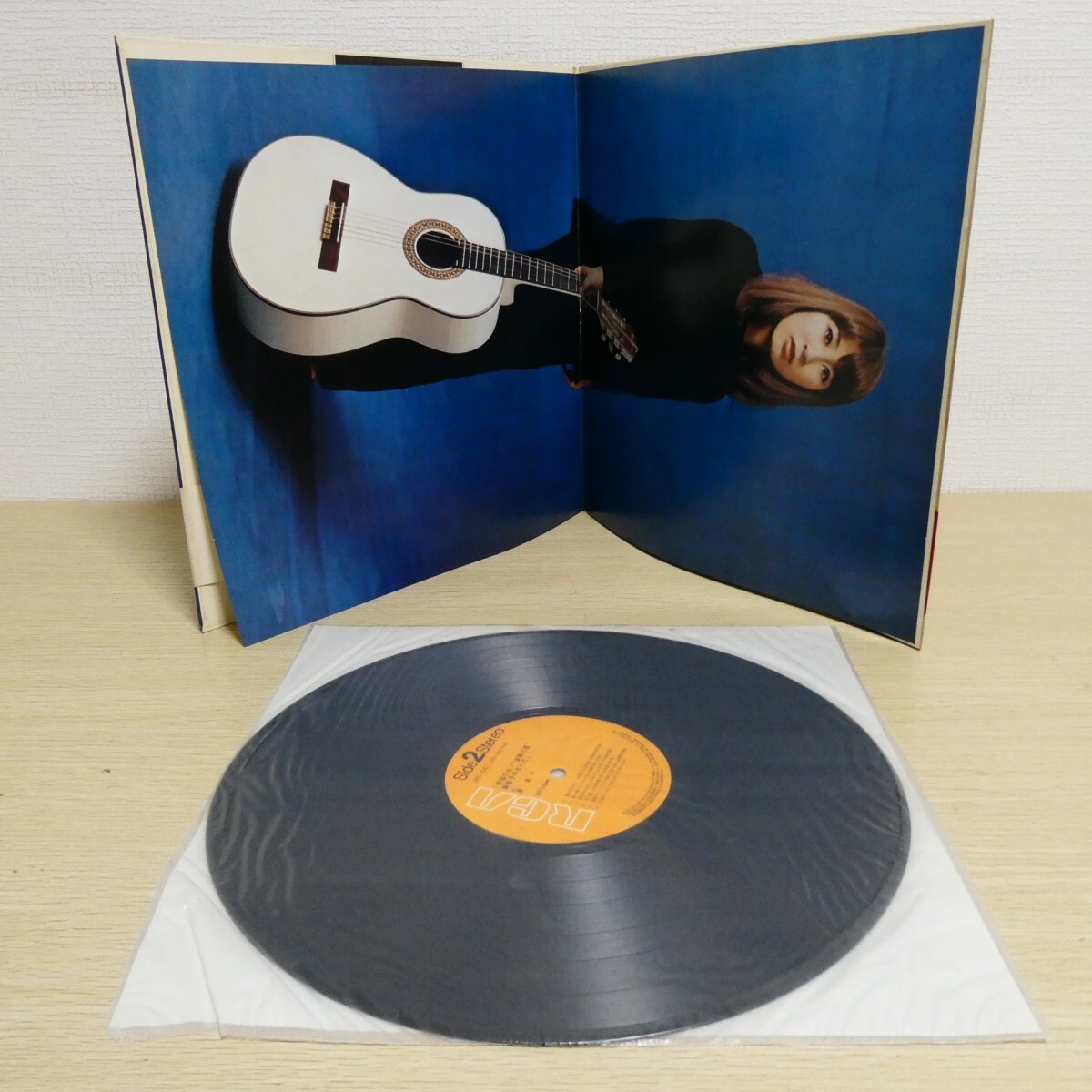 Yahoo!オークション - LP3562 帯付「藤圭子 / 新宿の女 / JRS-7067」