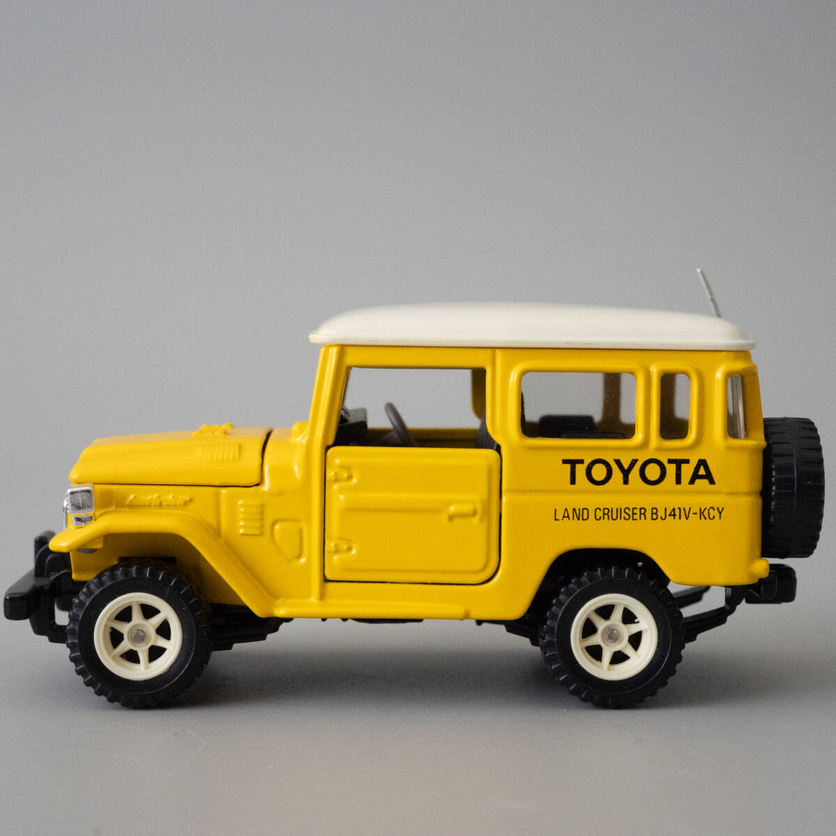 Yahoo!オークション - トミカ ダンディ DANDY 日本製 No.13 トヨタ ラ...