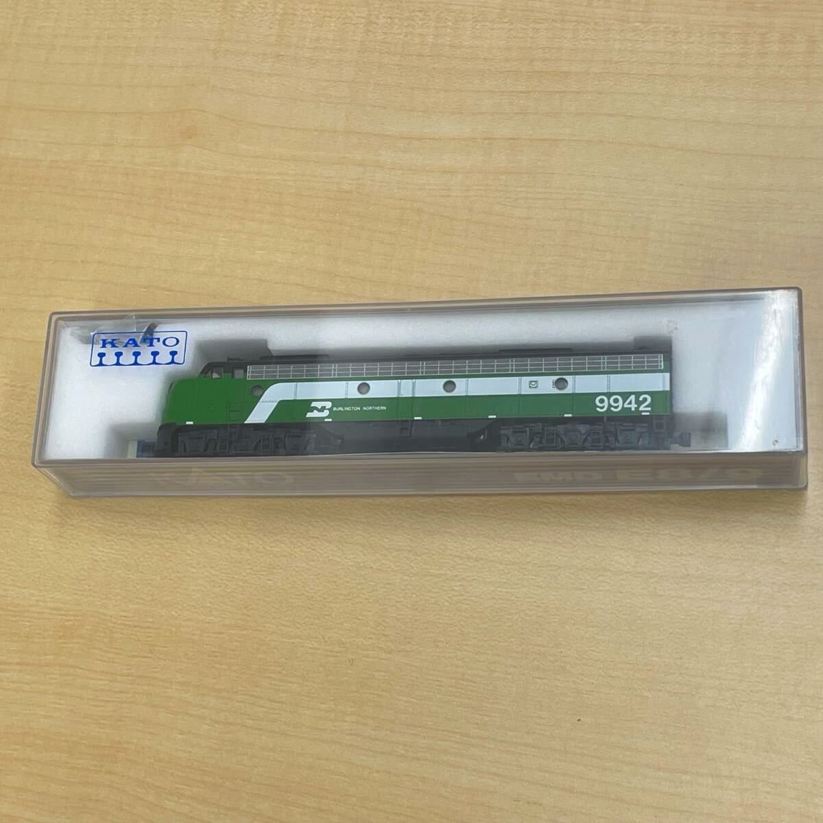 Yahoo!オークション - 【T】KATO USA 176-267 EMD E8/9・A BN #9942 バ...