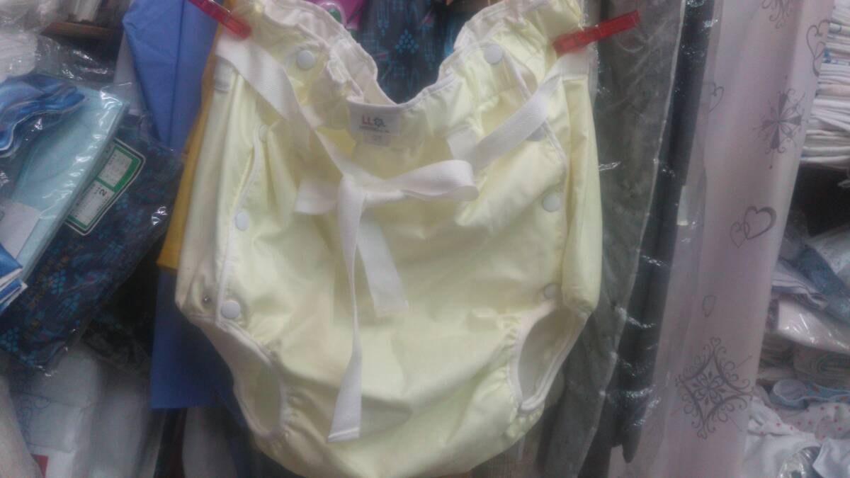 Yahoo!オークション - ニシキおむつカバー 9277 ベビーイエロー LLサイ...