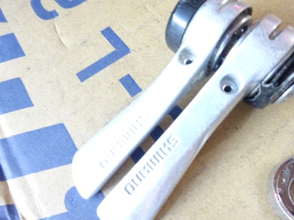 Yahoo!オークション - シマノ 8S Wレバー キャップ割れあり 年式古い ...