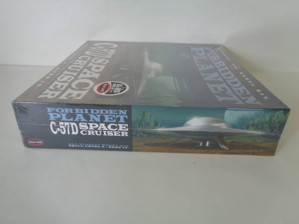 Yahoo!オークション - POLAR LIGHTS C-57D SPACE CRUISER プラモデル ...