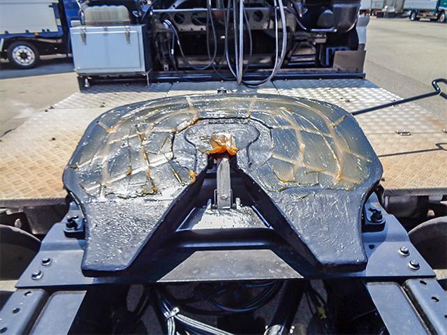 Yahoo!オークション - R2 UDトラックス クオン トレーラーヘッド 第五...