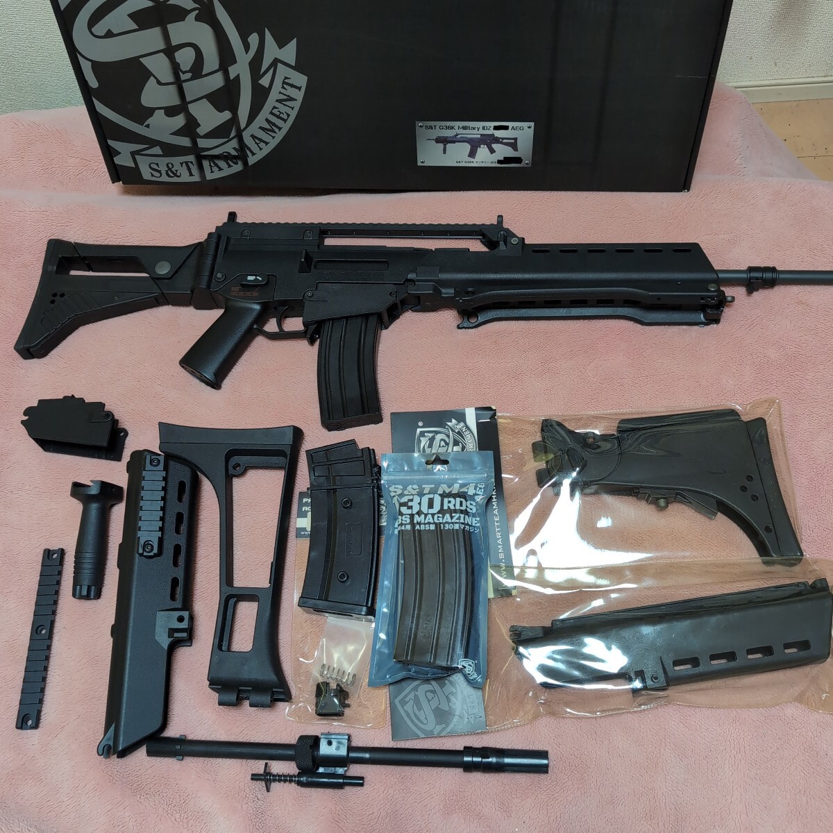 Yahoo!オークション - カスタムパーツ多数付き 着せ替え出来るS&T G36...