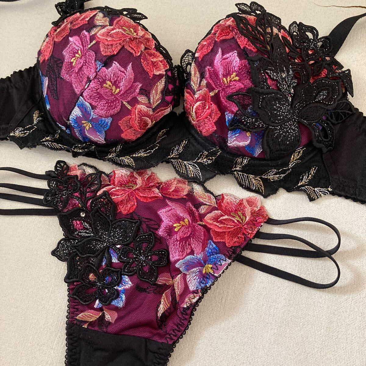 Yahoo!オークション - ワコール サルート 補正下着 46G マダガスカル ...