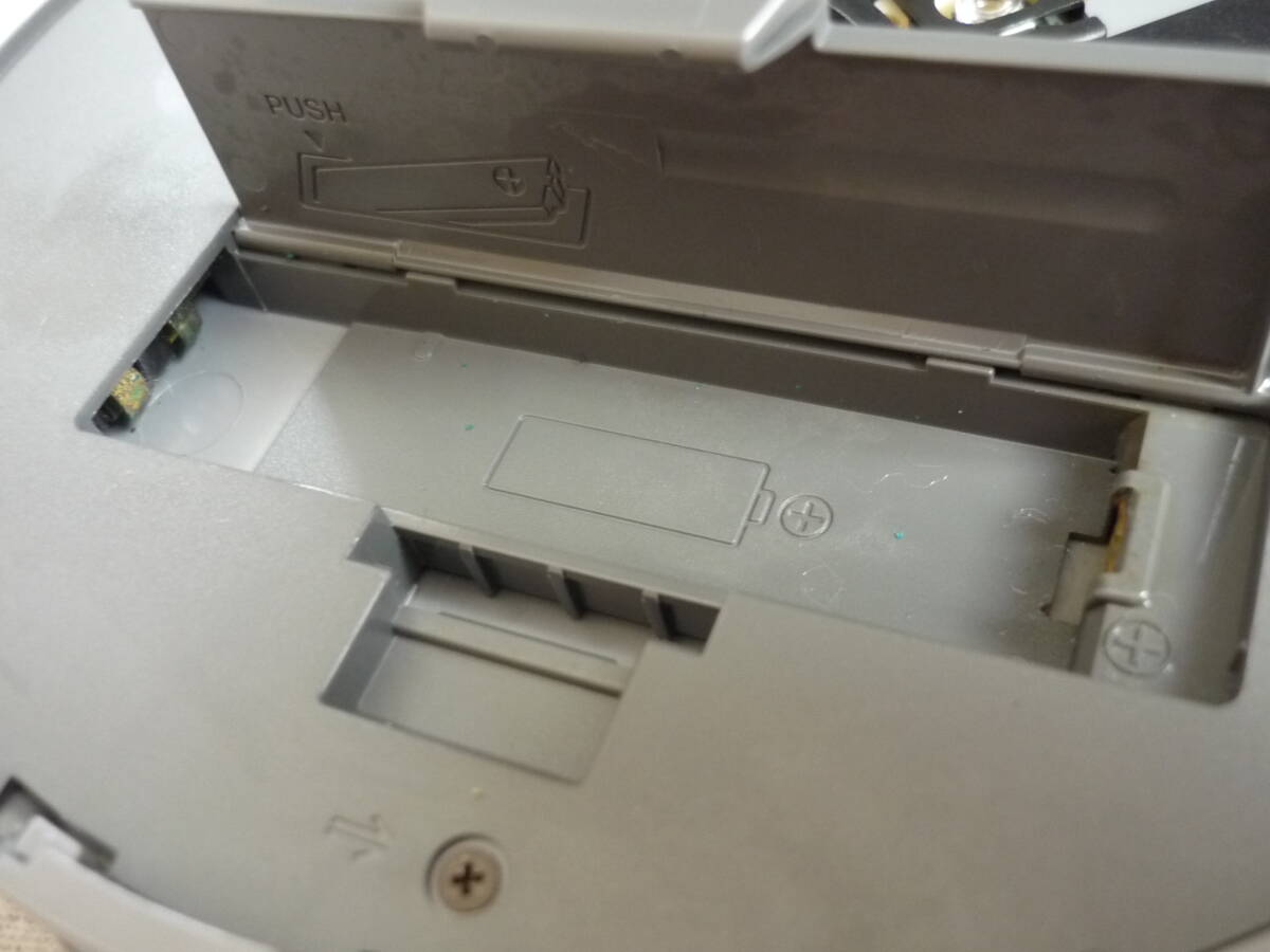 Yahoo!オークション - SONY ソニー CDウォークマン D-NE730 本体のみ ...