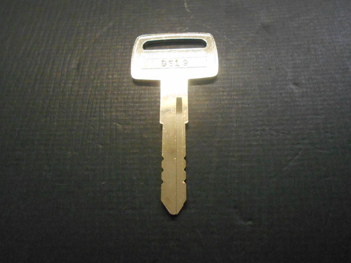 Yahoo!オークション - コピーキー B519 コマツ キー【複製品】複製品 B...