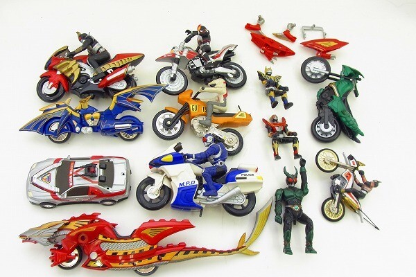 Yahoo!オークション - K703-J29-1392 仮面ライダー バイク等 まとめ フ...