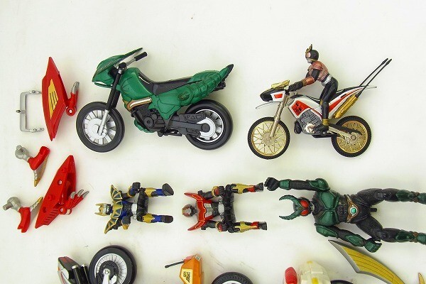 Yahoo!オークション - K703-J29-1392 仮面ライダー バイク等 まとめ フ...