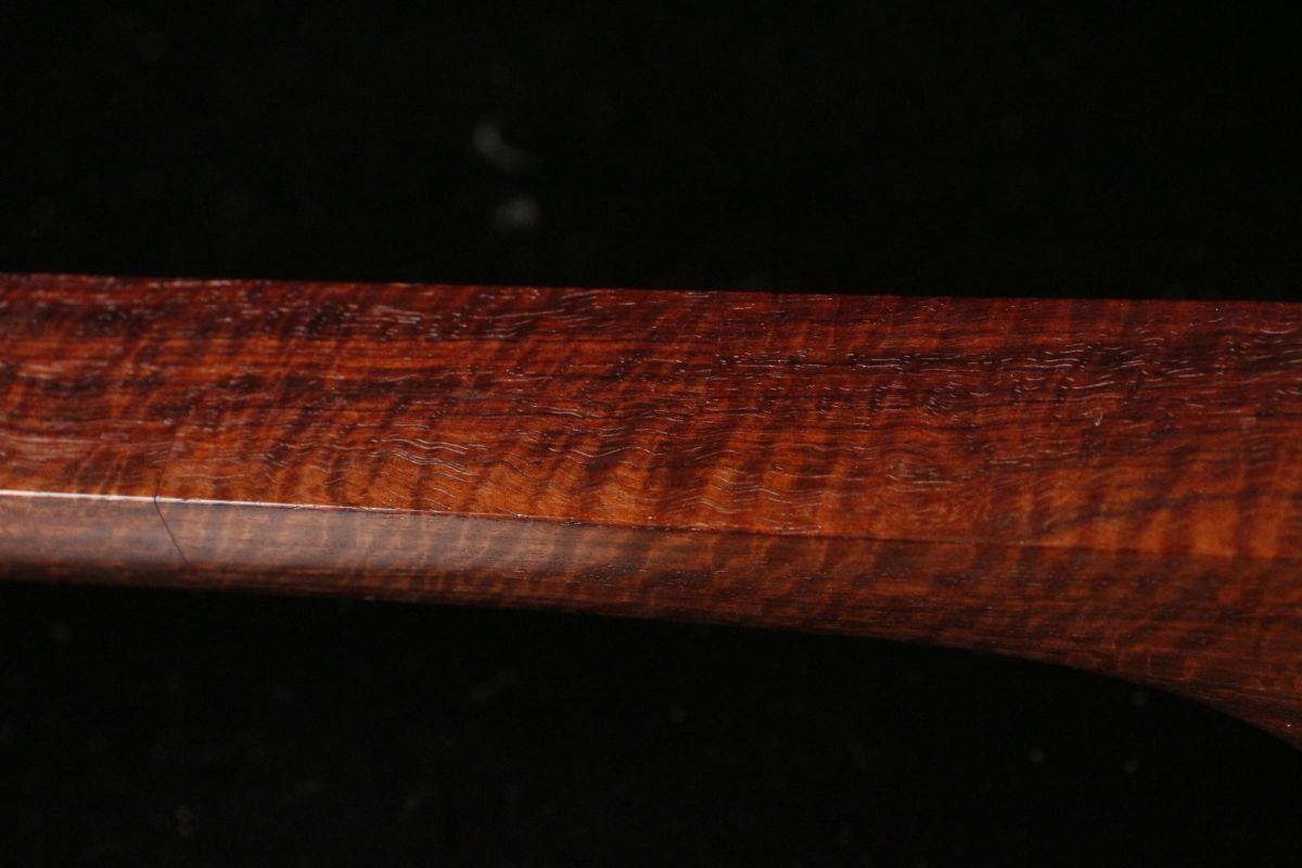 Yahoo!オークション - 【LIG】高級三味線 紅木 トチ目 K18 K9刻印 金細...