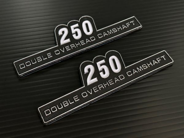 Yahoo!オークション - 送料込み Z2タイプ サイドカバー エンブレム Z25...