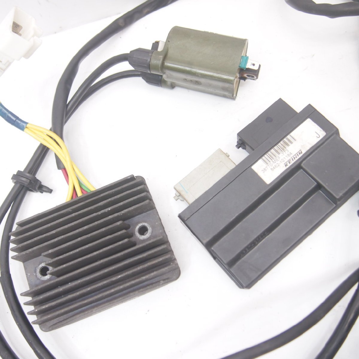 Yahoo!オークション - シルバーウィング400純正電装&キー 割れなし05年...