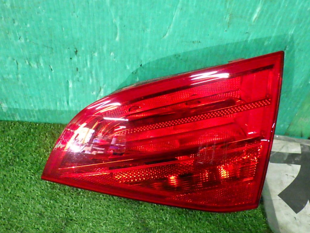 Yahoo!オークション - アウディA4アバント[8KCDH前期]バルブ 右フィニ...