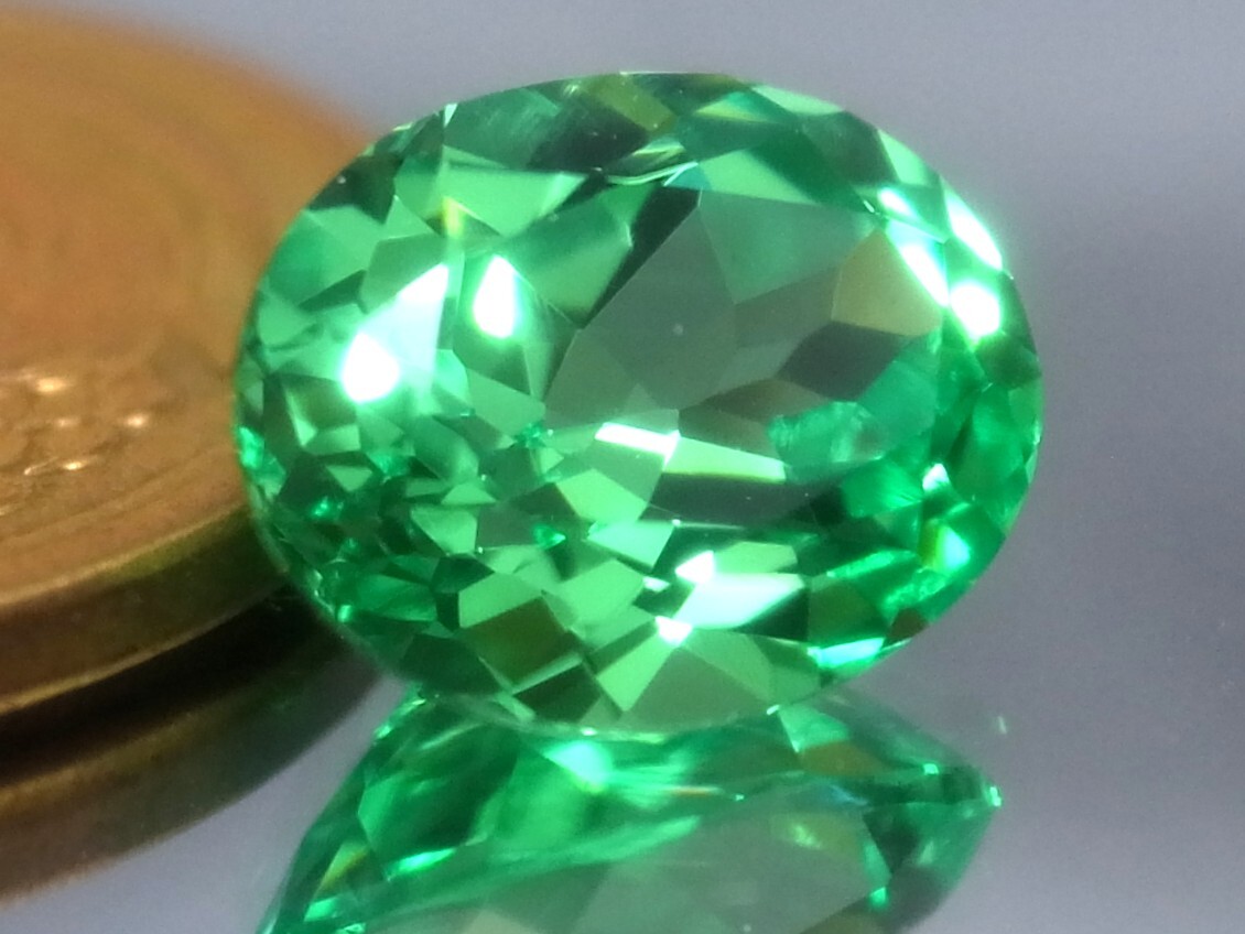 Yahoo!オークション - 3.91ct 新品・ライムグリーンサファイヤカラー ...