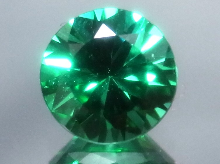 Yahoo!オークション - 1.71ct 新品・GGG グリーンスリージー（人造...