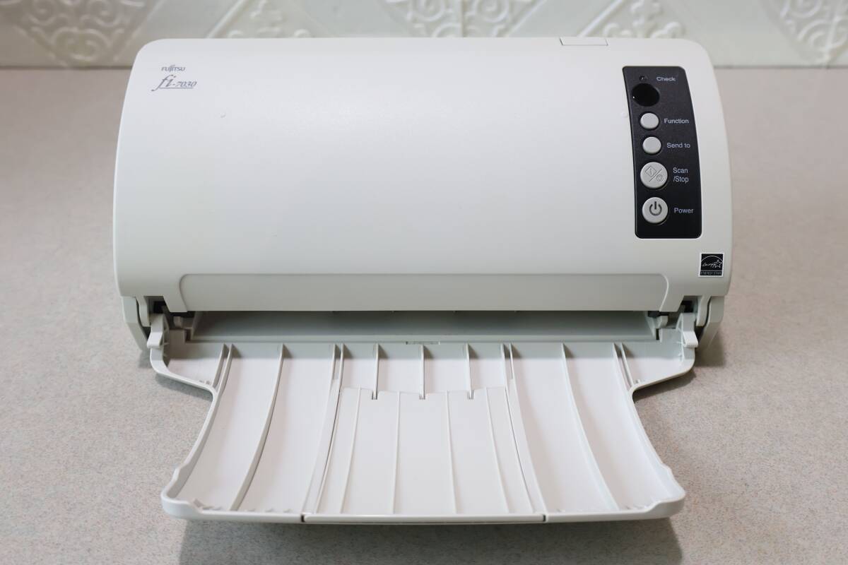 Yahoo!オークション - G9849 P 完動美品 2019年製 Fujitsu fi-7030 A4 ...